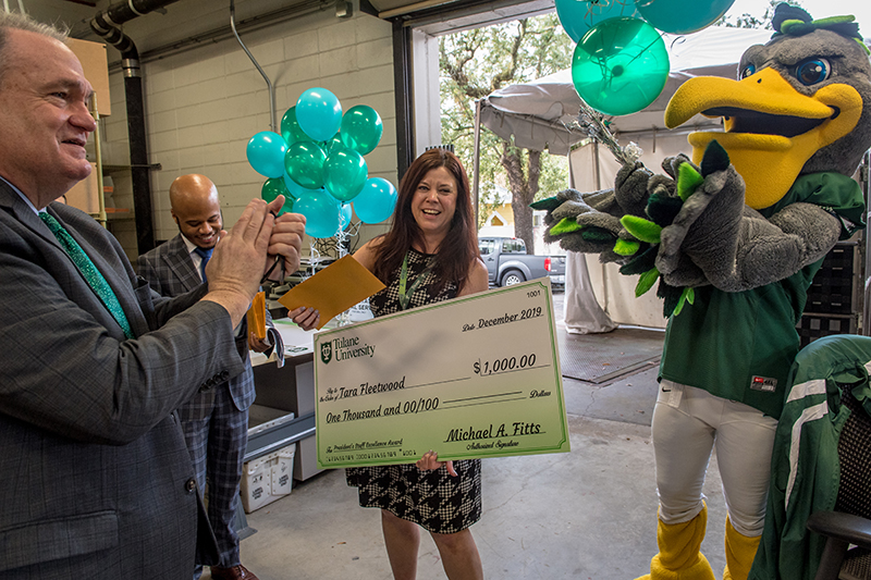 president-fitts-surprises-staff-members-with-excellence-awards-tulane